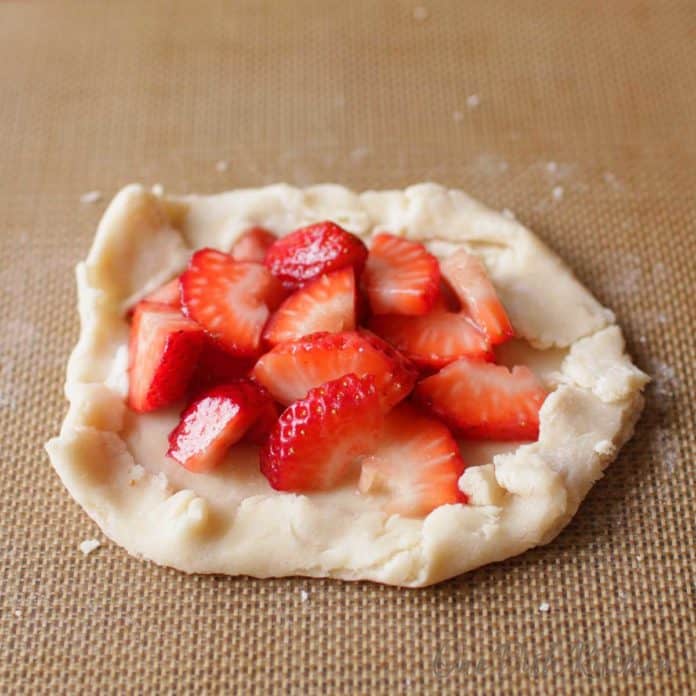 Mini Pie Crust Recipe For One - One Dish Kitchen